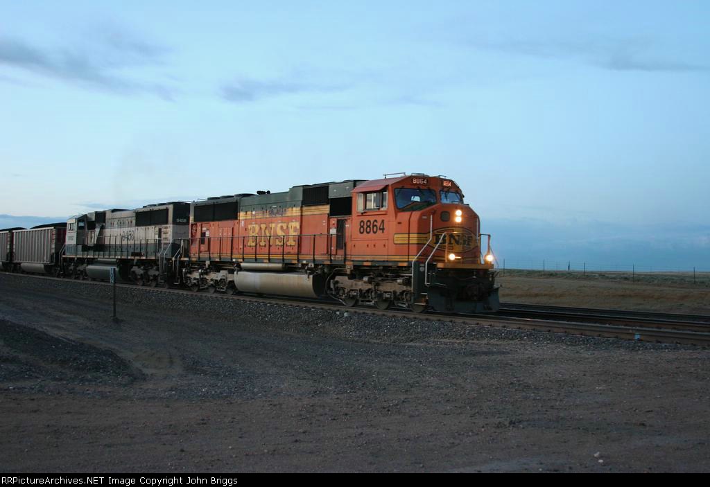 BNSF 8864